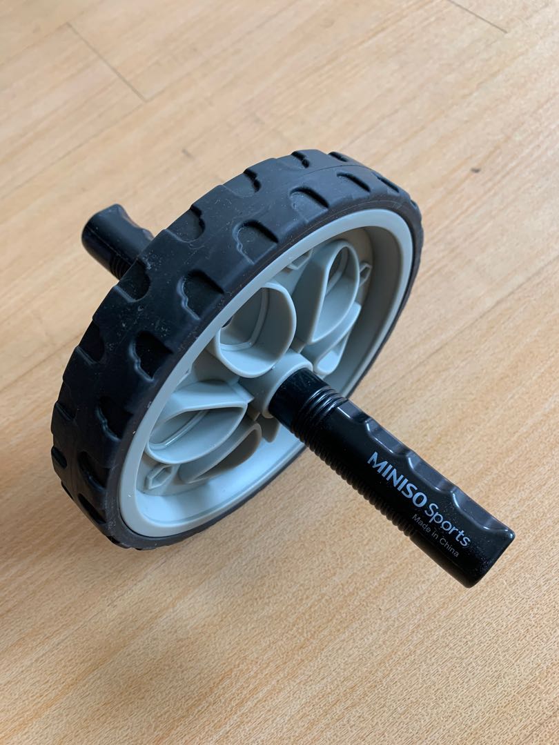 Miniso Abs roller, Sports, Weights & Gym Equipment on Carousell