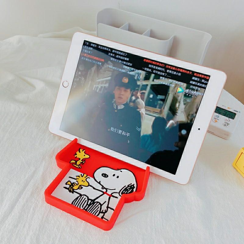 (Ready Stock) Snoopy Handphone/Tablet Holder, Everything Else on Carousell