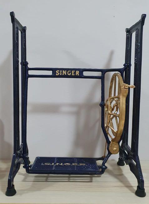 Singer Sewing Machine Leg, Hobbies & Toys, Memorabilia & Collectibles ...