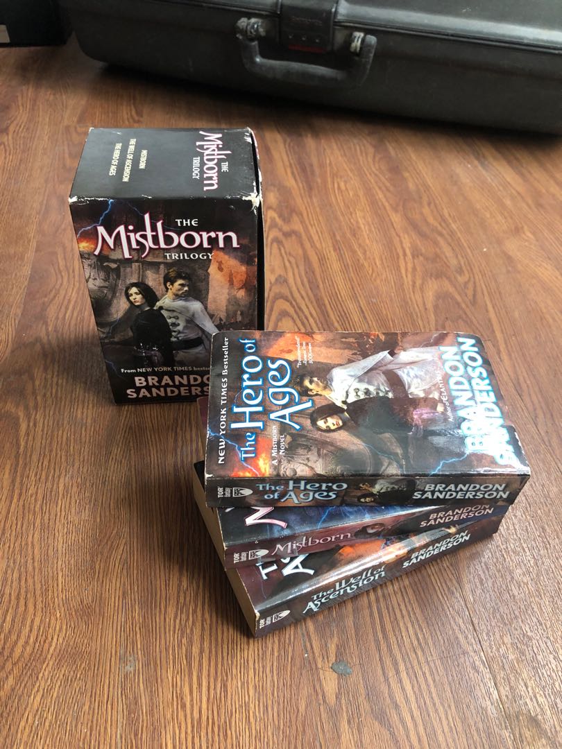 FREE SHIPPING! THE MISTBORN Trilogy Boxed Set (Mistborn, The Hero of ...