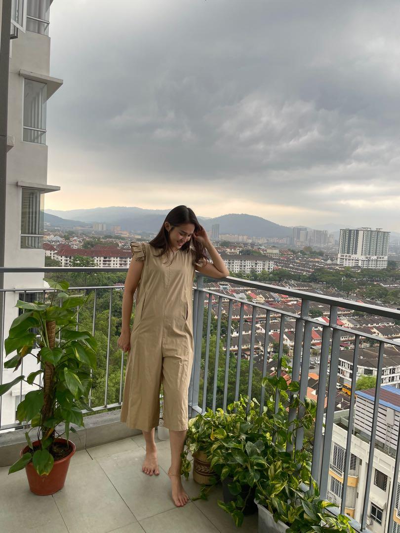 Korean jump suit, Women's Fashion, Dresses & Sets, Traditional & Ethnic ...