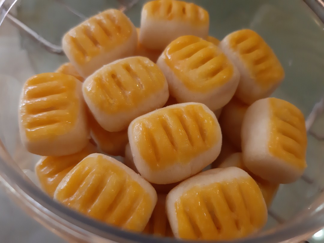 Mini-Pineapple tart for Kids!, Food & Drinks, Homemade Bakes on Carousell