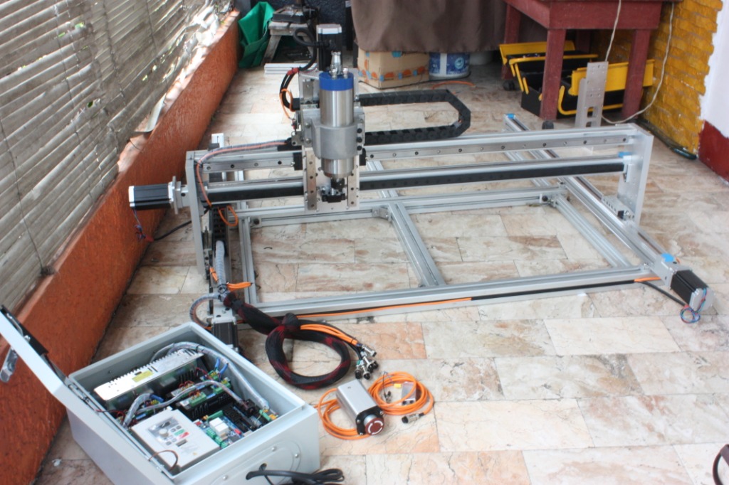 CNC Router 3x3 - 2.2kw Water Cooled Spindle, Commercial & Industrial ...