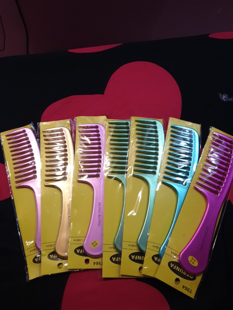 Big Teeth Comb, Beauty & Personal Care, Hair on Carousell