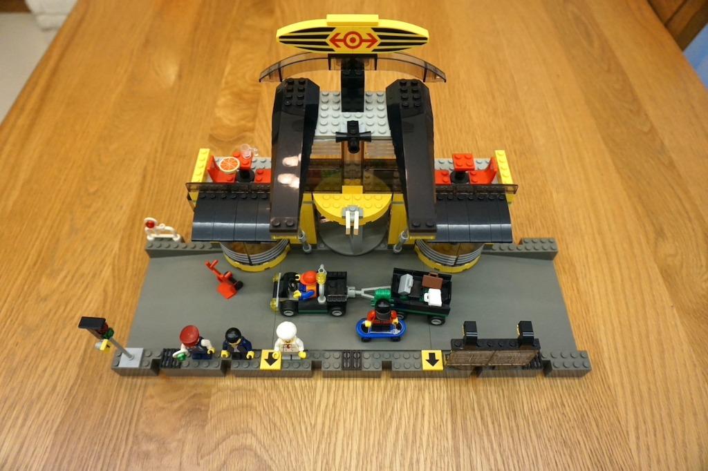 LEGO World City - Grand Central Station - 4513, Hobbies & Toys, Toys ...
