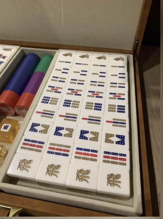 Singapore Airlines SQ mahjong tiles Gold set, Hobbies & Toys, Toys ...