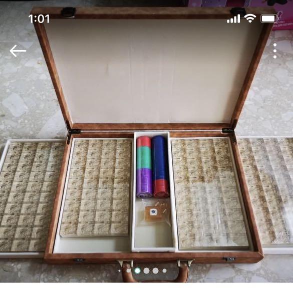 Singapore Airlines SQ mahjong tiles Gold set, Hobbies & Toys, Toys ...