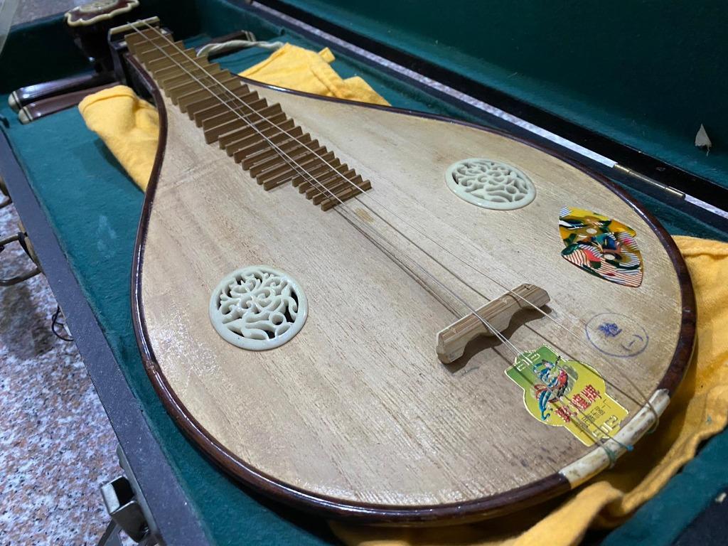 柳琴 Liu Qin Chinese mandolin, Hobbies & Toys, Music & Media, Musical ...