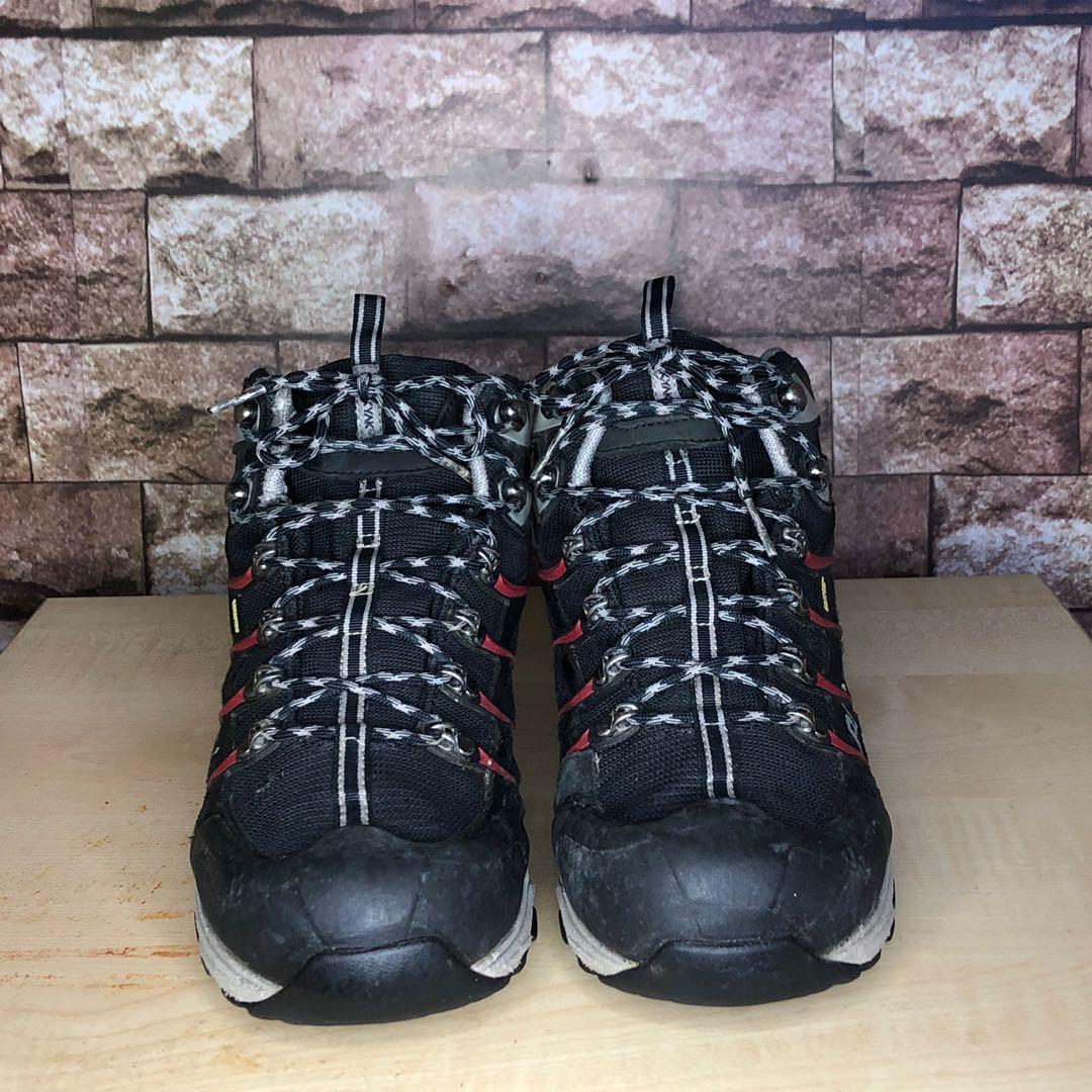 Black Yak Goretex Hiking Shoes, Men's Fashion, Footwear, Boots on Carousell
