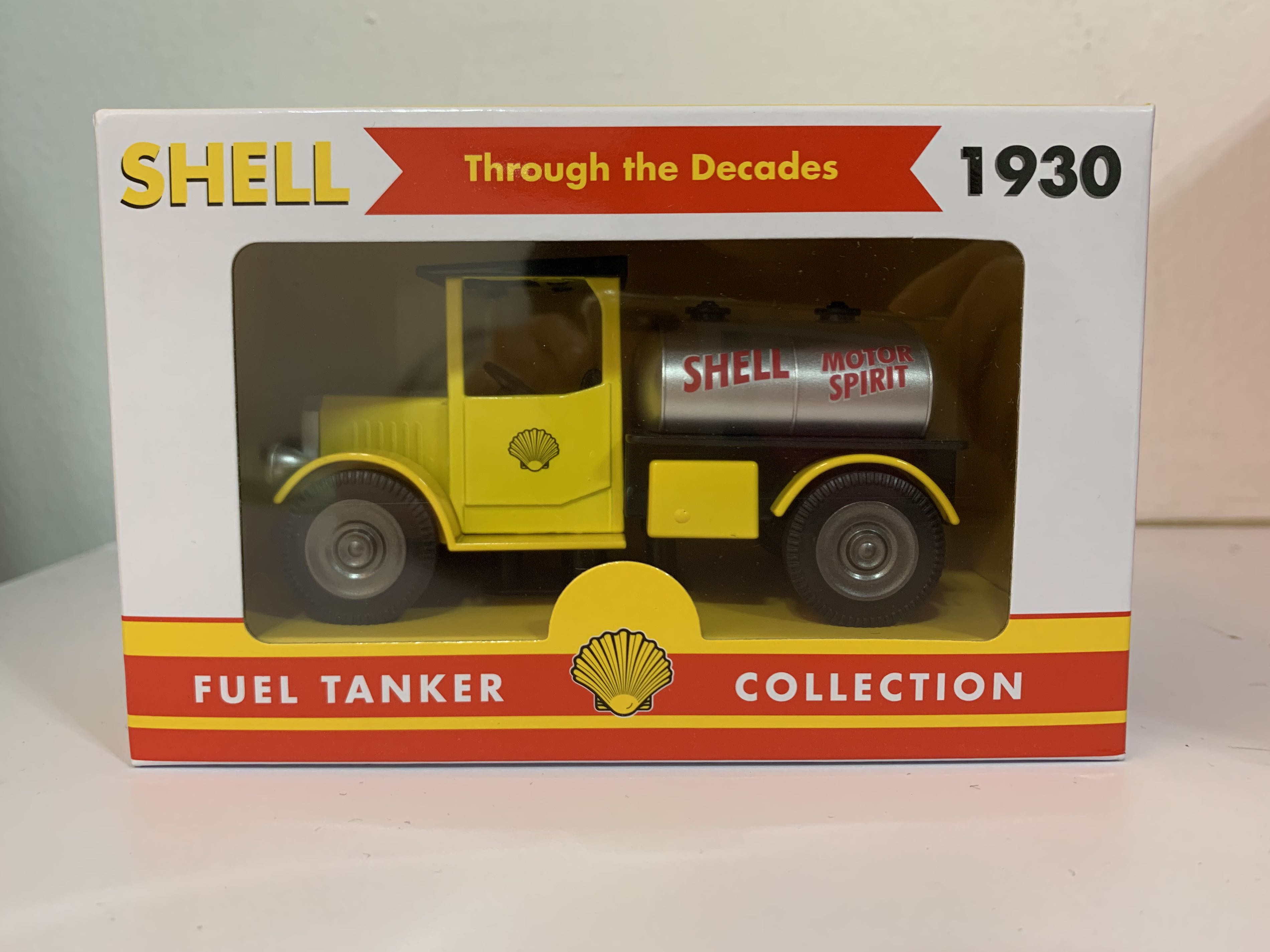 Shell Fuel Tanker, Hobbies & Toys, Toys & Games on Carousell