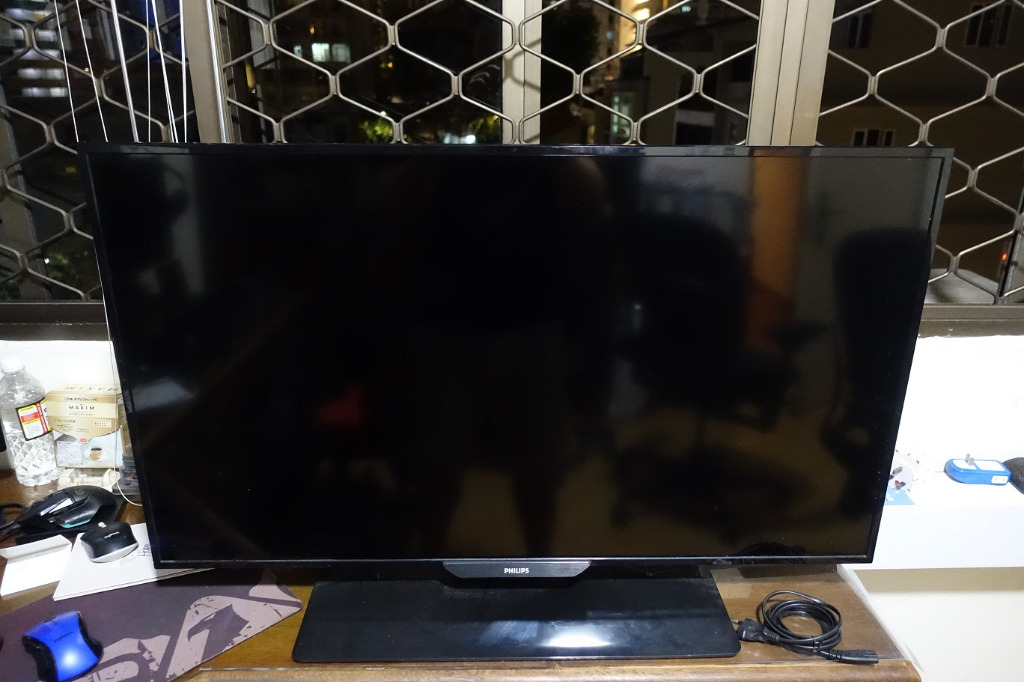 40 inch LED TV (Philips) non-smart, TV & Home Appliances, TV ...