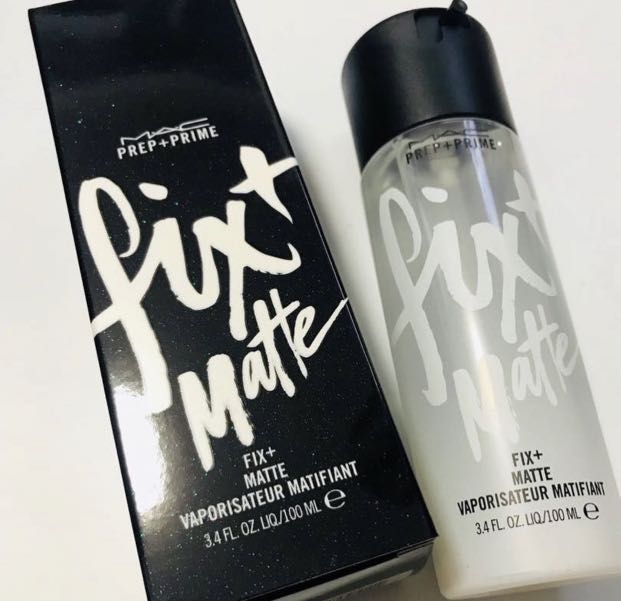 MAC setting spray, Beauty & Personal Care, Face, Makeup on Carousell
