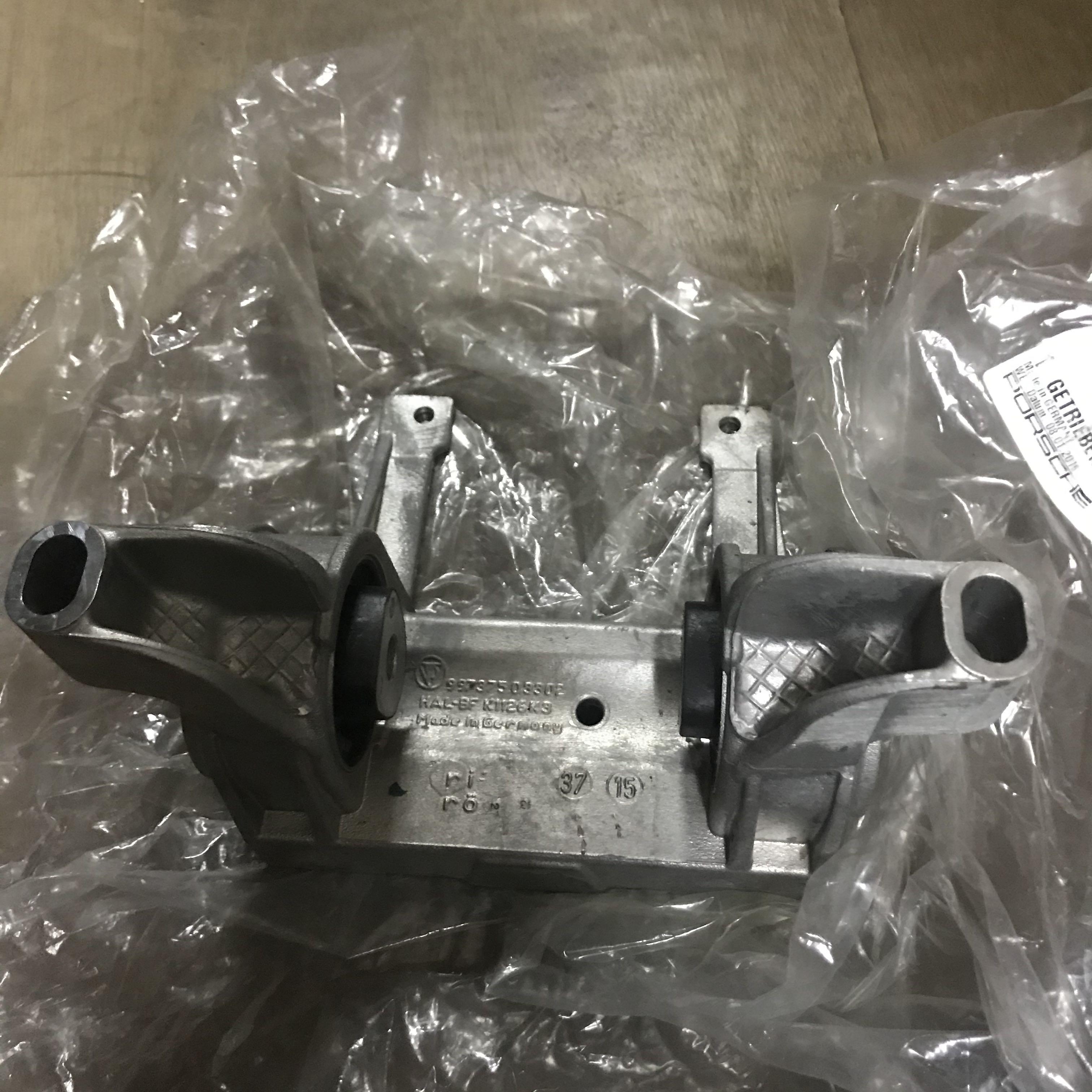 Porsche Gearbox & Engine Mounting, Auto Accessories on Carousell