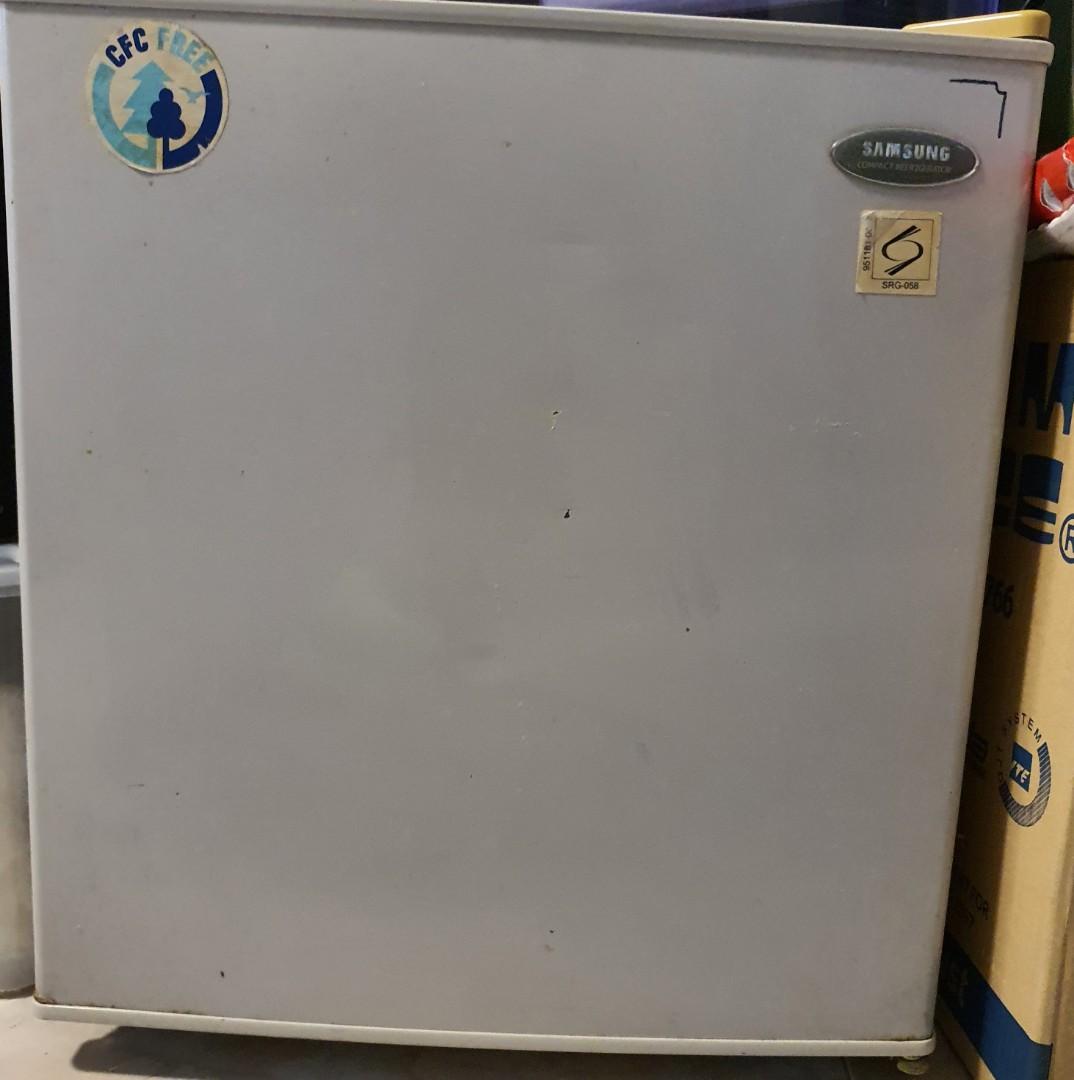 Preloved Mini fridge, TV & Home Appliances, Kitchen Appliances ...