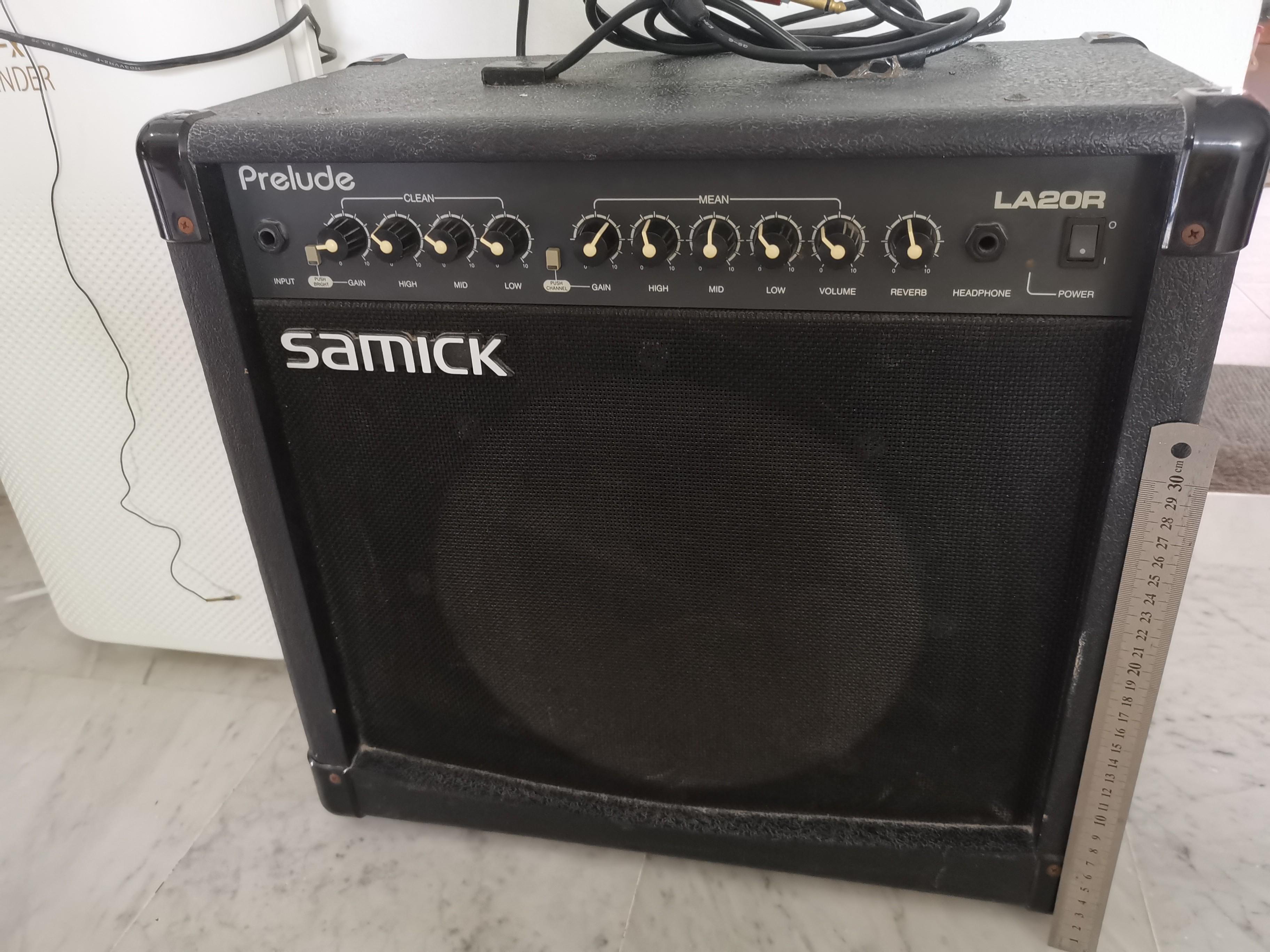 Samick LA20R amplifier, Hobbies & Toys, Music & Media, Music Accessories on Carousell