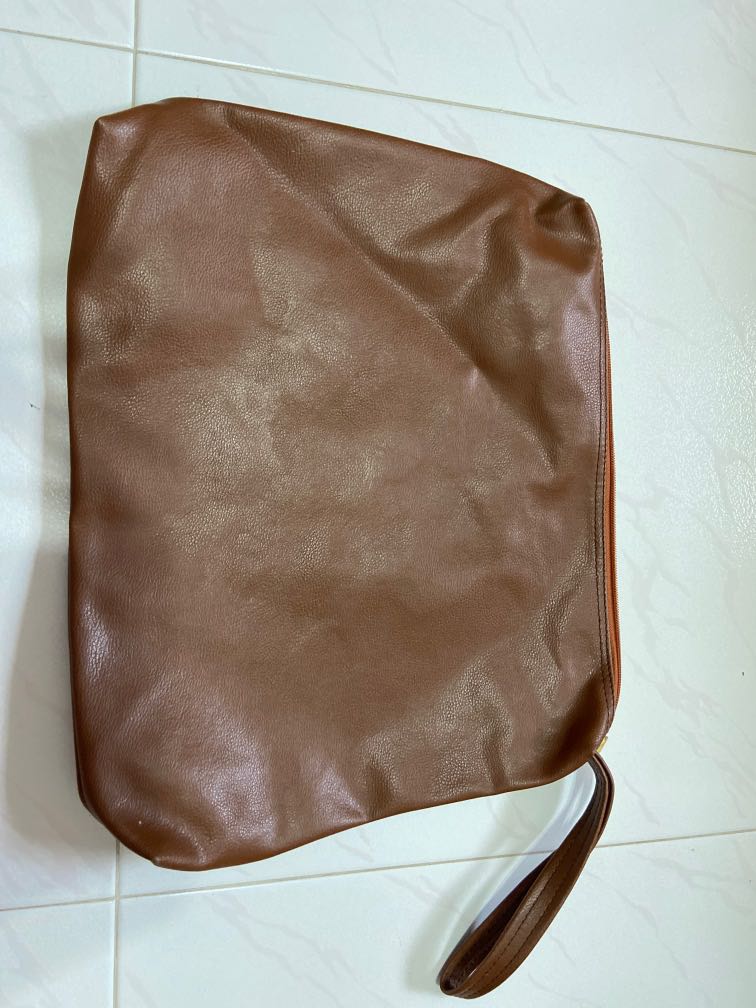 Brown laptop case, Women's Fashion, Bags & Wallets, Wallets & Card ...