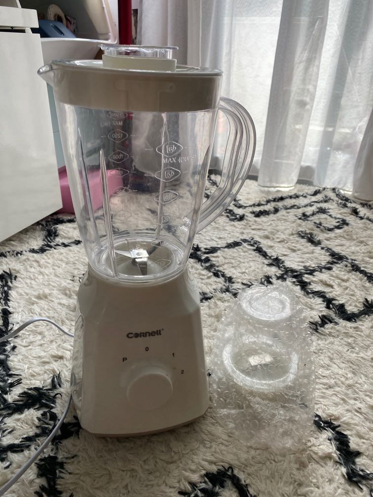 Cornell blender, Home Appliances, Kitchenware on Carousell