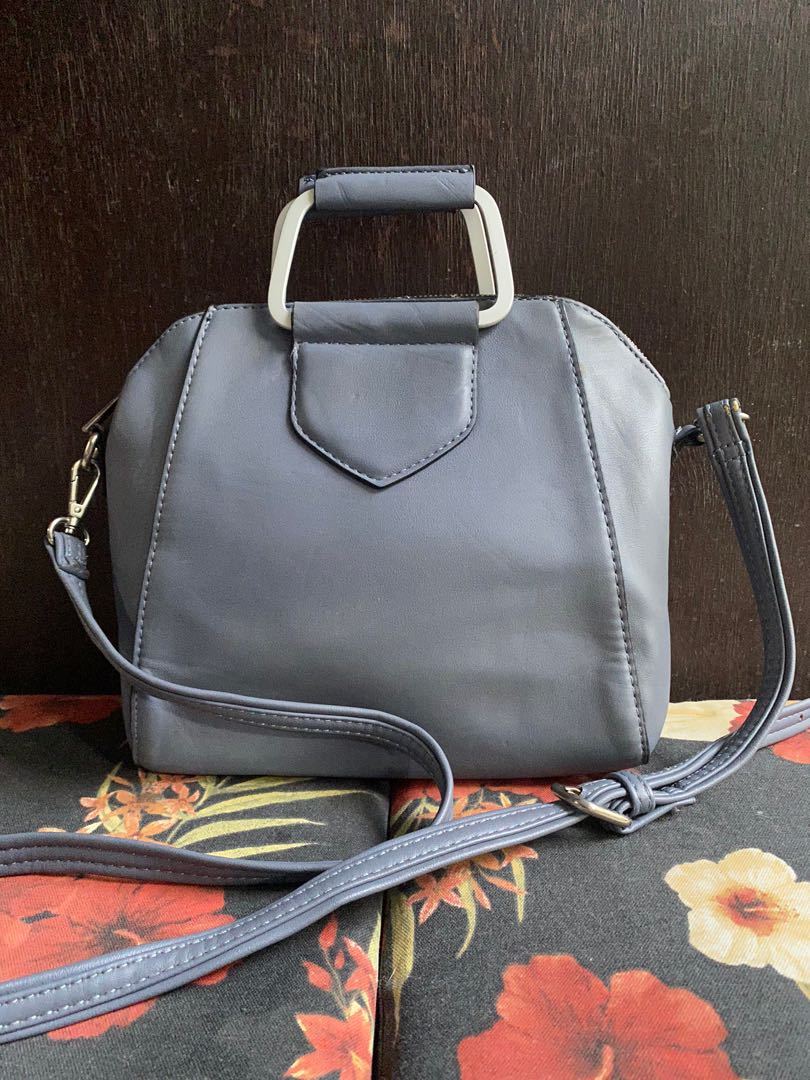 Dusto 2 way bag, Women's Fashion, Bags & Wallets, Cross-body Bags on ...