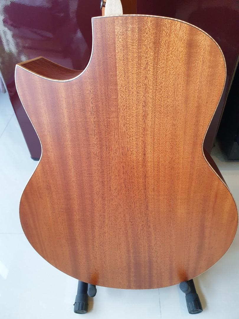 Maestro Acoustic Guitar (Raffles), Hobbies & Toys, Music & Media ...