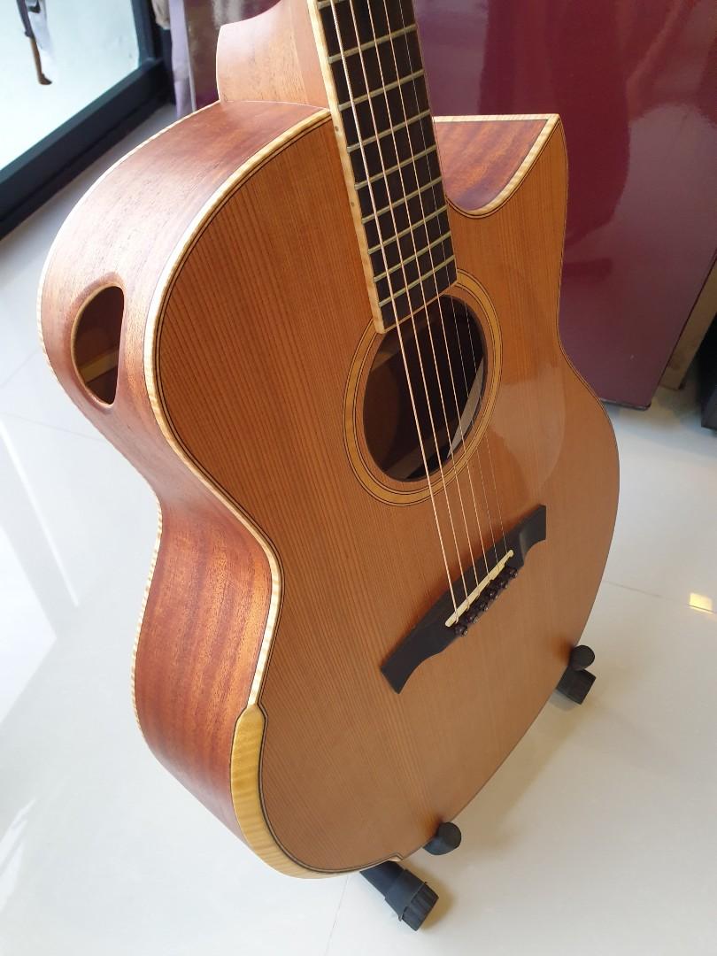 Maestro Acoustic Guitar (Raffles), Hobbies & Toys, Music & Media ...