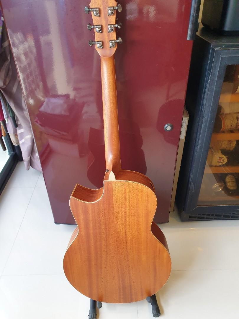 Maestro Acoustic Guitar (Raffles), Hobbies & Toys, Music & Media ...