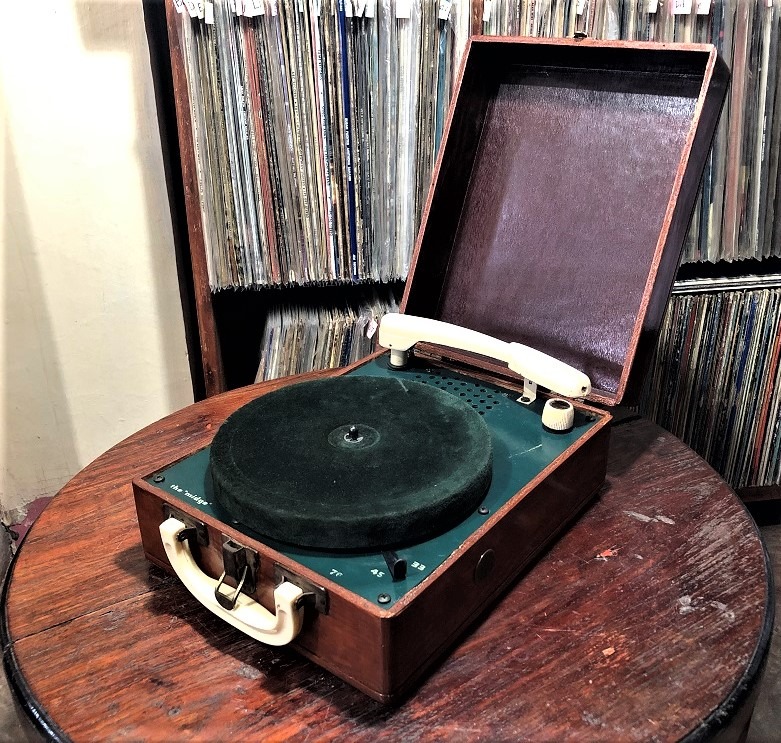 WEBCOR FONOGRAF "The Midge" PORTABLE TURNTABLE, Audio, Portable Music ...