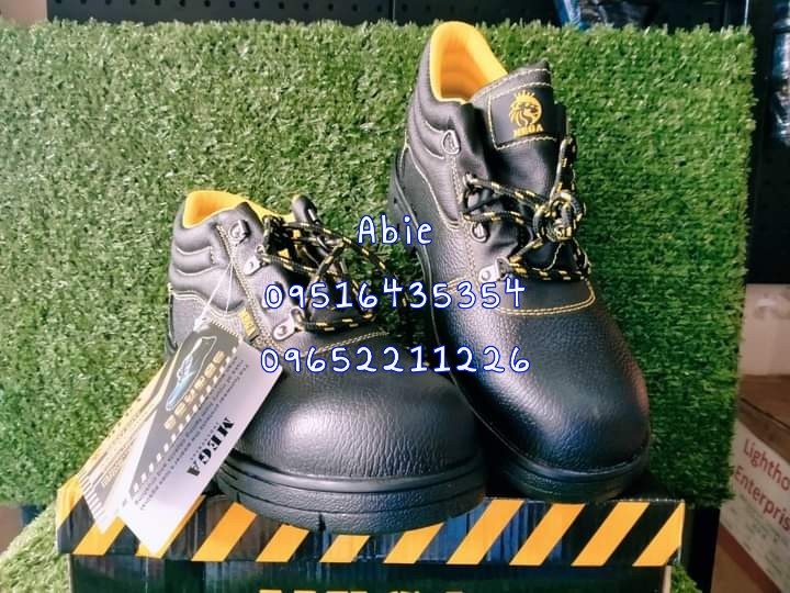 MEGA Safety Shoes, Men's Fashion, Footwear, Boots on Carousell