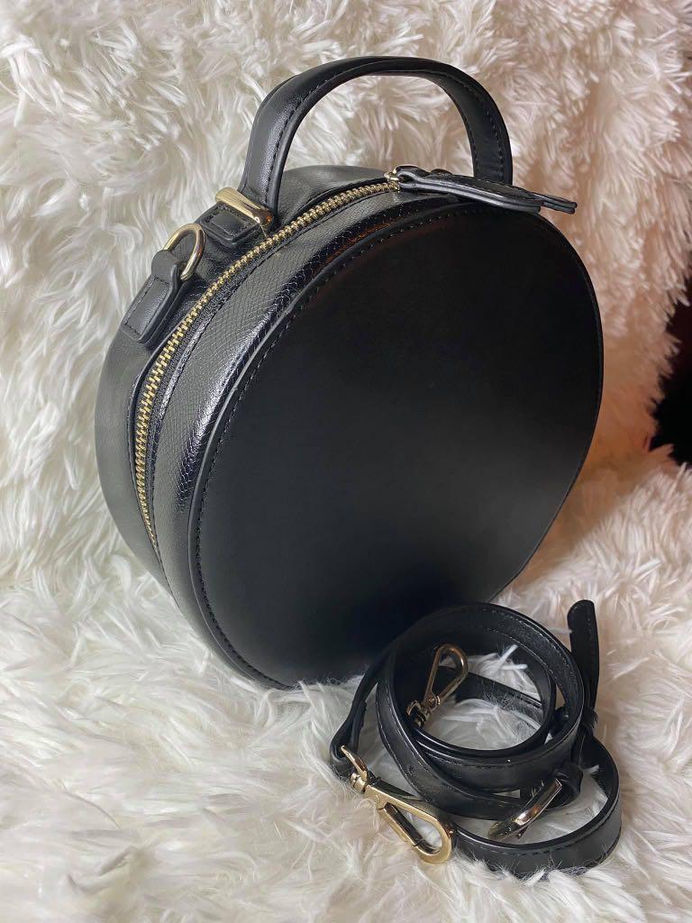 MISCH MASCH Black Sphere Crossbody Bag (On Hand), Women's Fashion, Bags ...