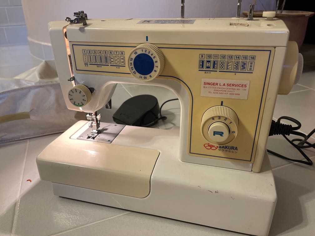 Sakura Sewing Machine -earliest collection wins, Hobbies & Toys ...