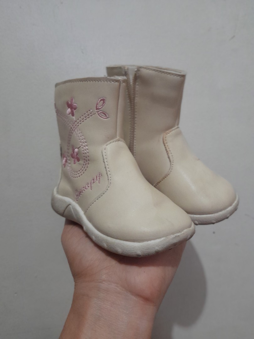 Snoopy boots, Babies & Kids, Babies & Kids Fashion on Carousell