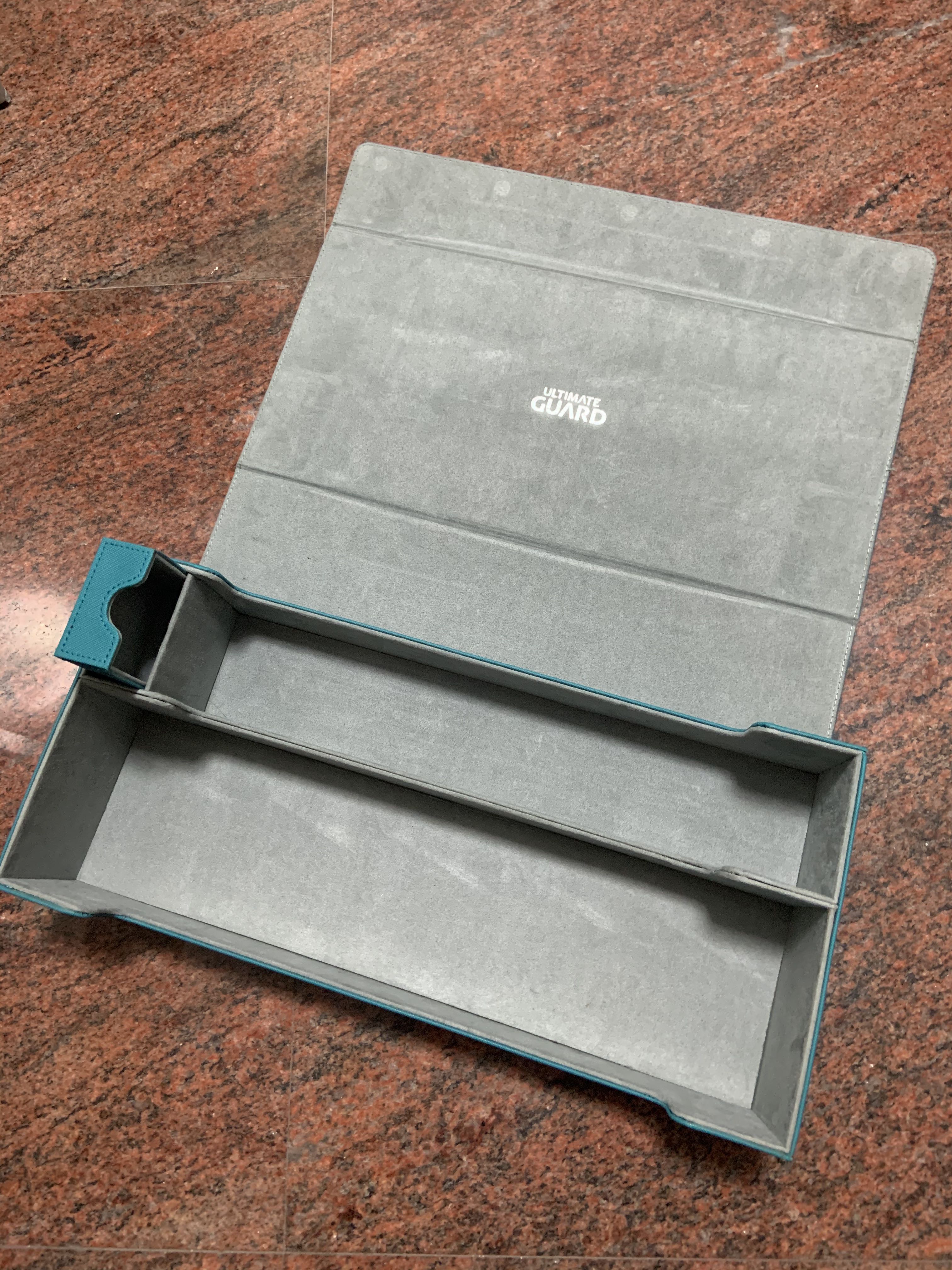 Ultimate Guard Superhive 550+ Xenoskin (For MTG Pokemon Digimon YGO ...