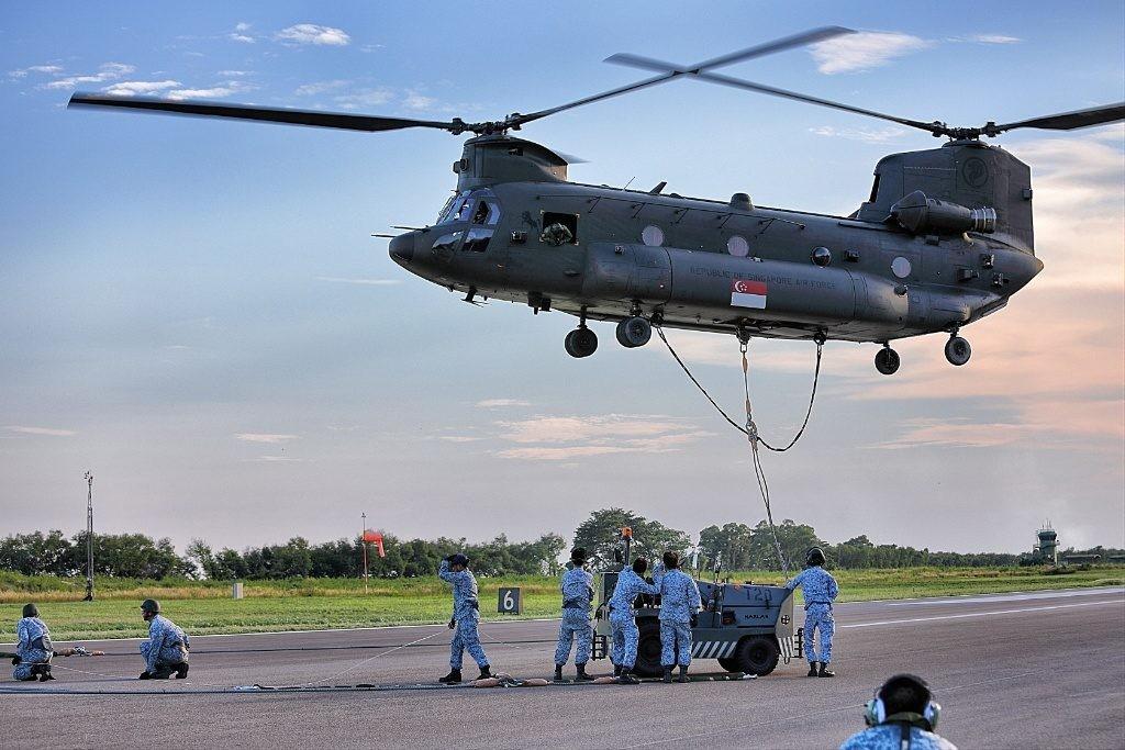 1:72 RSAF Chinook CH-47SD (127 Squadron, Sembawang Air Base), Hobbies ...