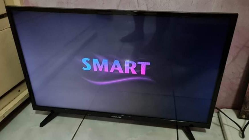 Devant LTV900 32 Inch Smart TV, TV & Home Appliances, TV ...