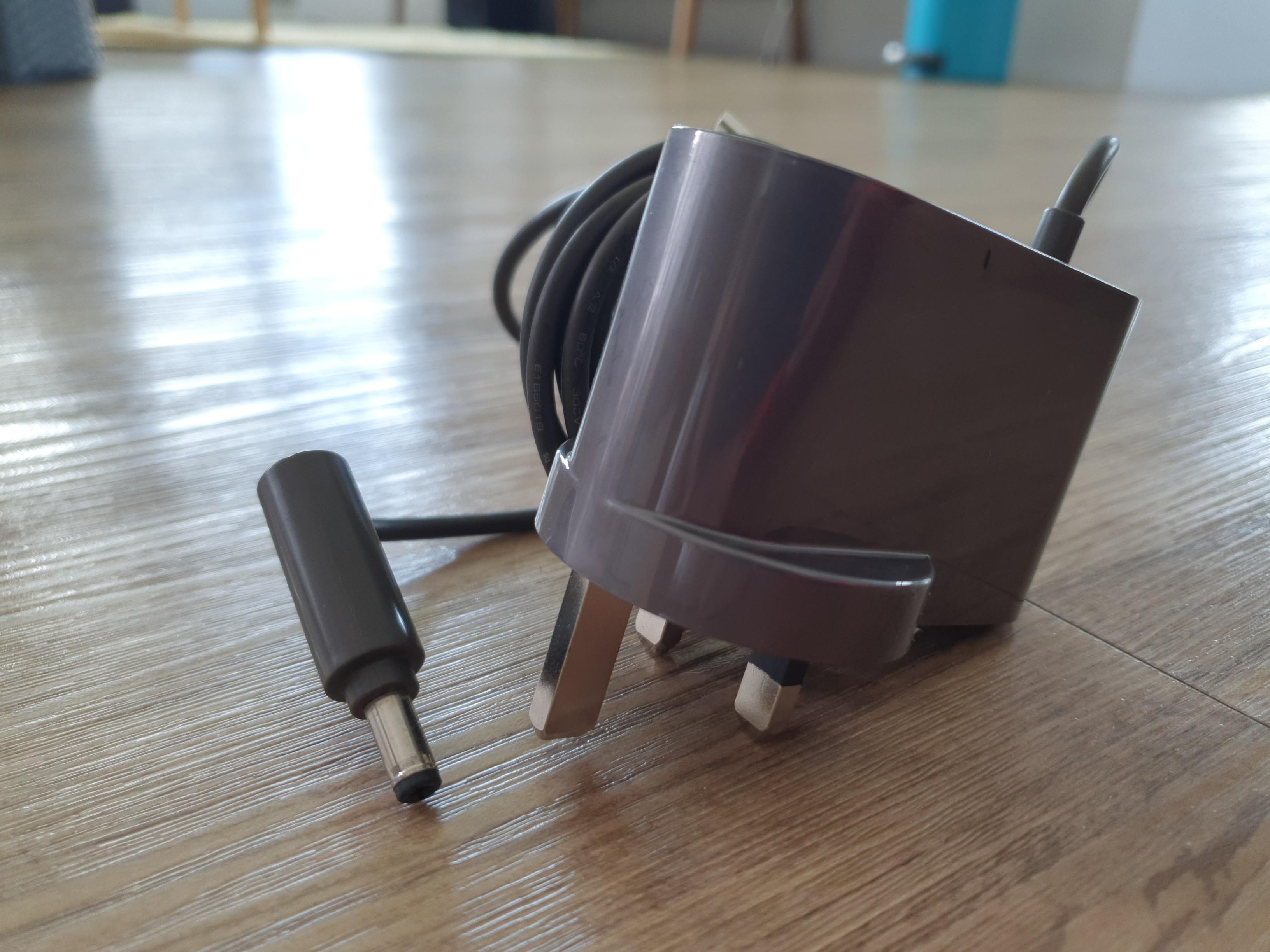 Dyson V8 charging plug, Furniture & Home Living, Home Improvement ...