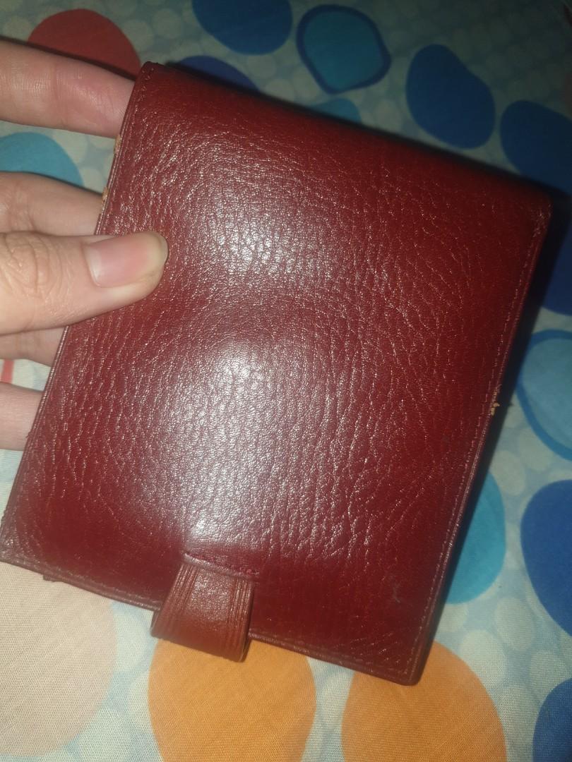 Peridot Wallet, Men's Fashion, Watches & Accessories, Wallets & Card ...