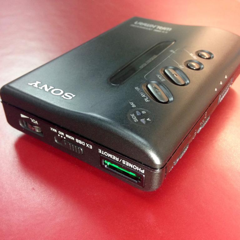 SONY Walkman DX100 aka mini Sony DD9, 興趣及遊戲, 玩具 & 遊戲類 - Carousell