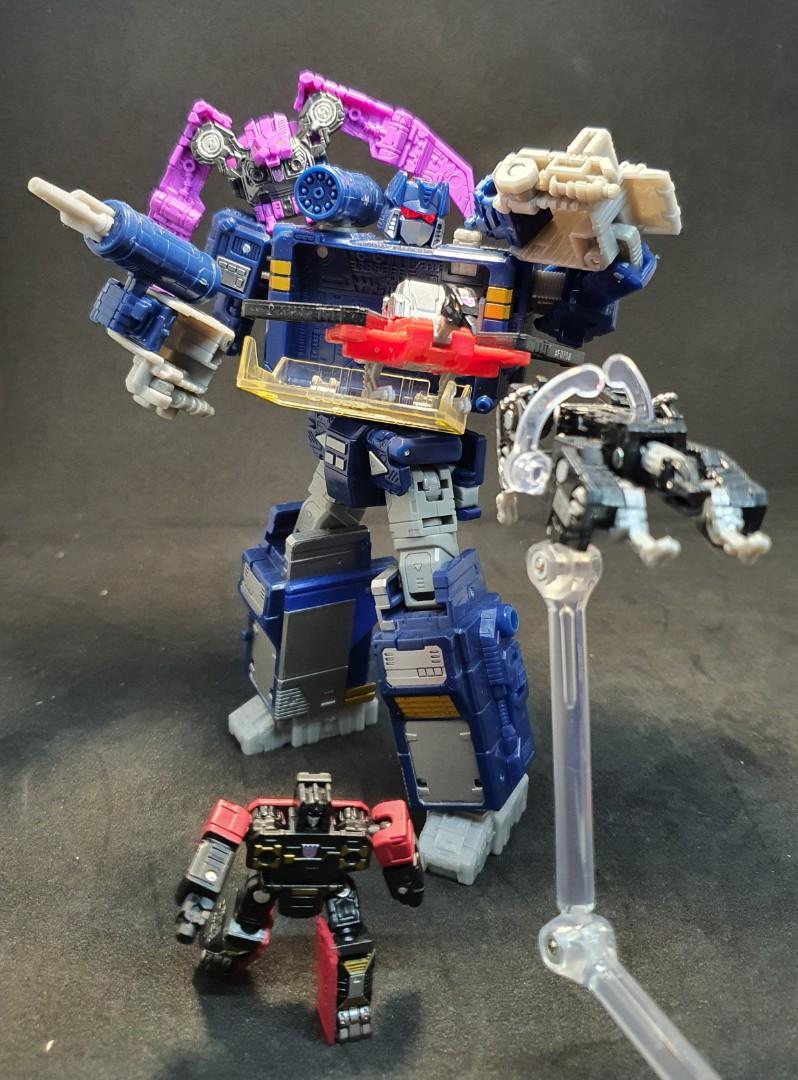 Transformers WFC Netflix Soundwave & Siege Ratbat & Rumble, Hobbies ...