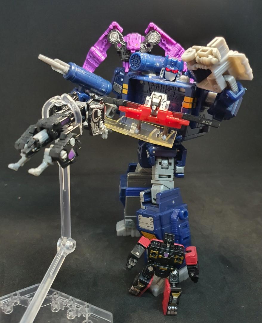 Transformers WFC Netflix Soundwave & Siege Ratbat & Rumble, Hobbies ...