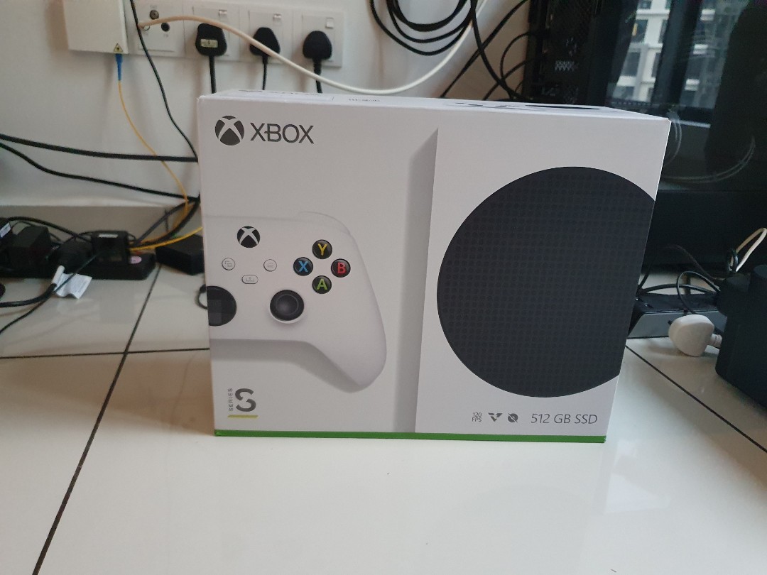 Used Xbox Series S, Video Gaming, Video Game Consoles, Xbox on Carousell