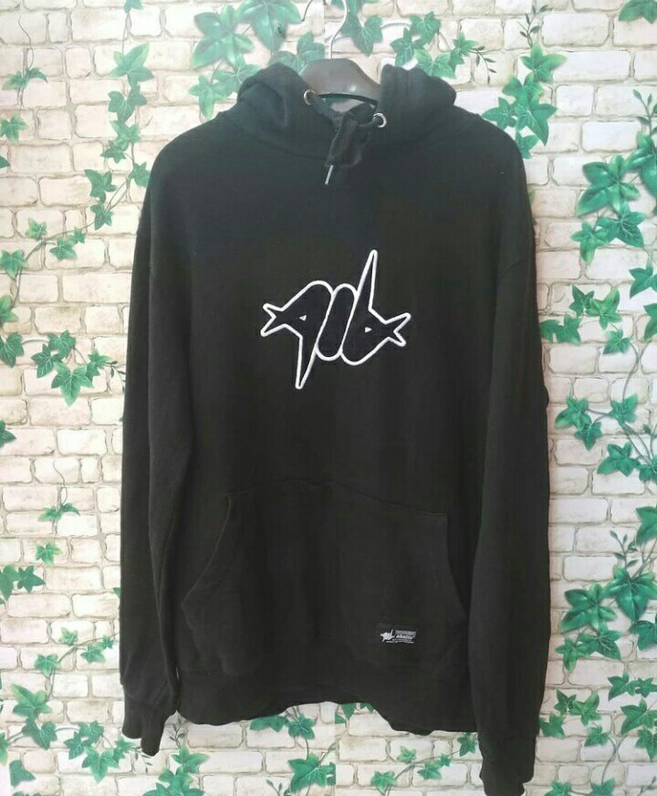 Hoodie AIA Abatis, Fesyen Pria, Pakaian , Baju Luaran di Carousell