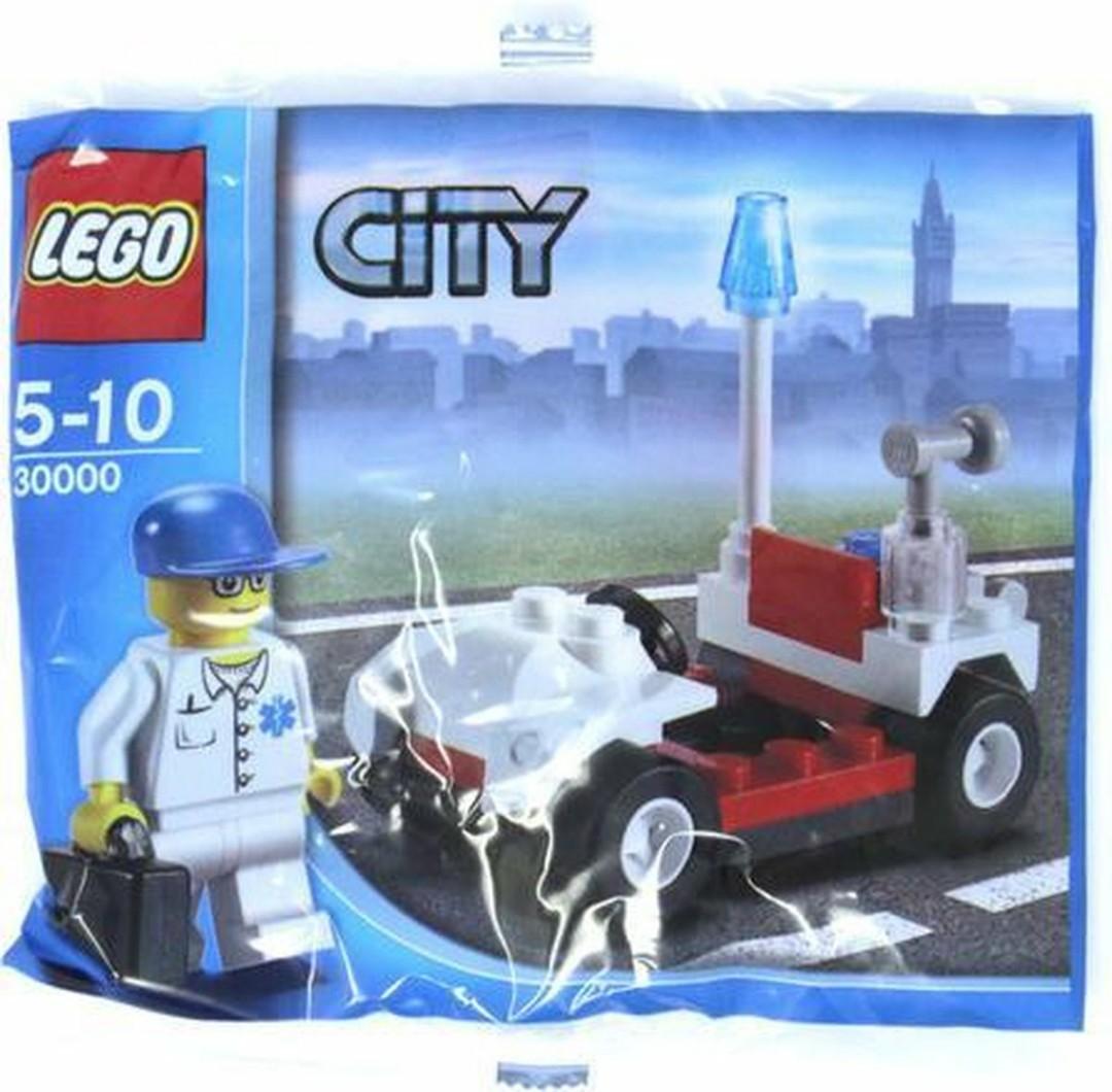 LEGO 30000 City Medic's Car, 興趣及遊戲, 玩具 & 遊戲類 - Carousell