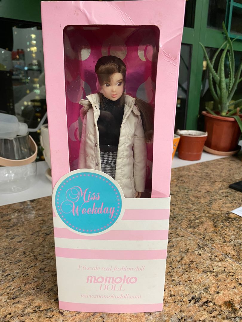 Momoko Doll - Miss weekday, 興趣及遊戲, 收藏品及紀念品, 明星周邊 - Carousell