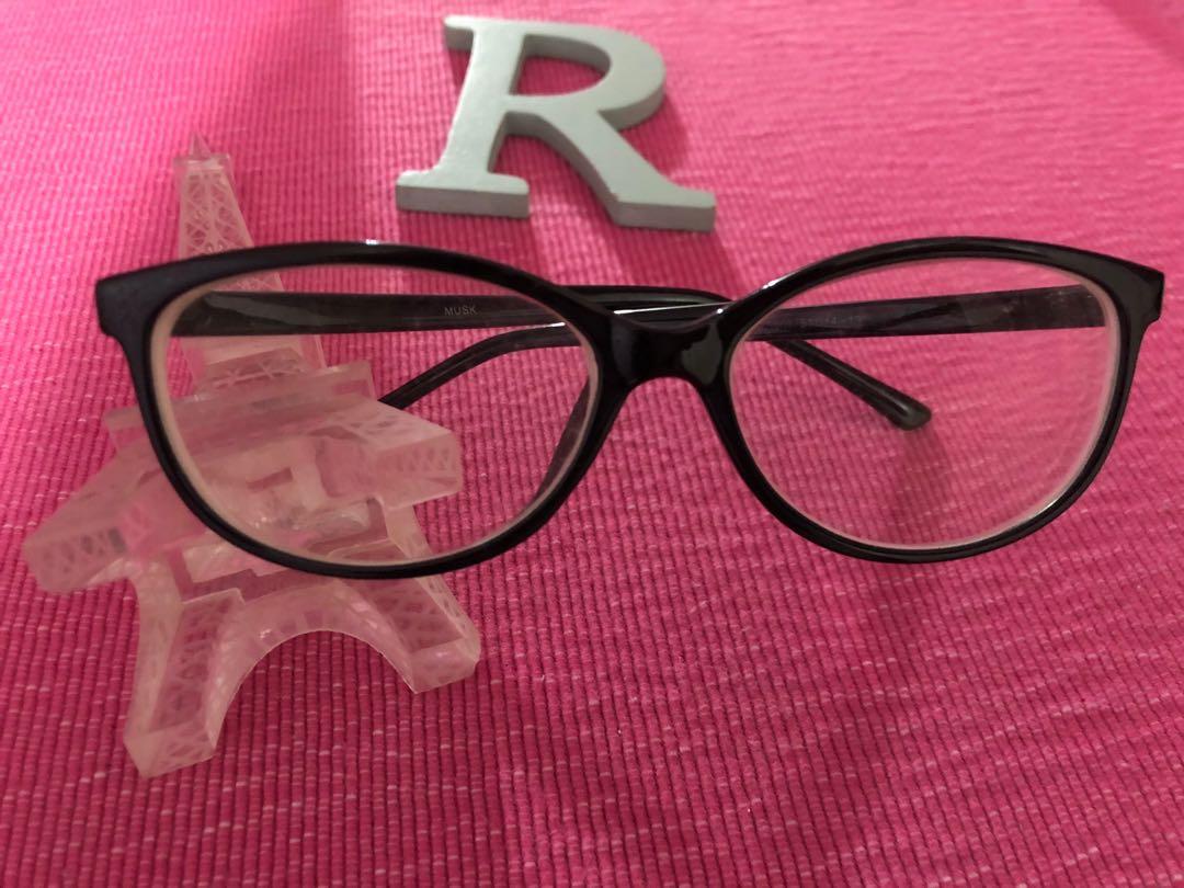 EO Glass frames, Women's Fashion, Watches & Accessories, Sunglasses ...