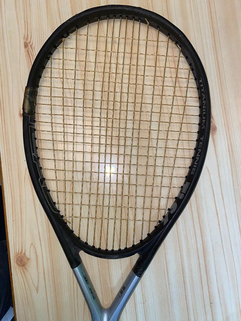 Head Oversize Tennis (old and defect repaired) 修理過的網球板 （合初級）, 運動產品, 運動與 ...