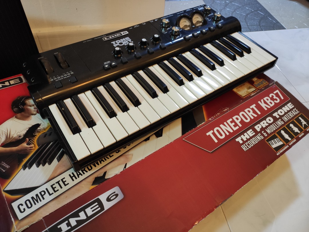 Line 6 Toneport KB37 (Audio Interface, Midi controller), Hobbies & Toys ...