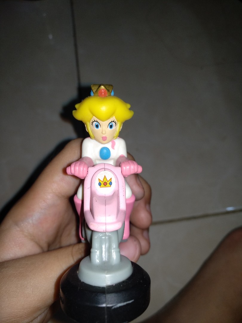 Mainan mcdonald's princess peach, Toys & Collectibles, Mainan di Carousell
