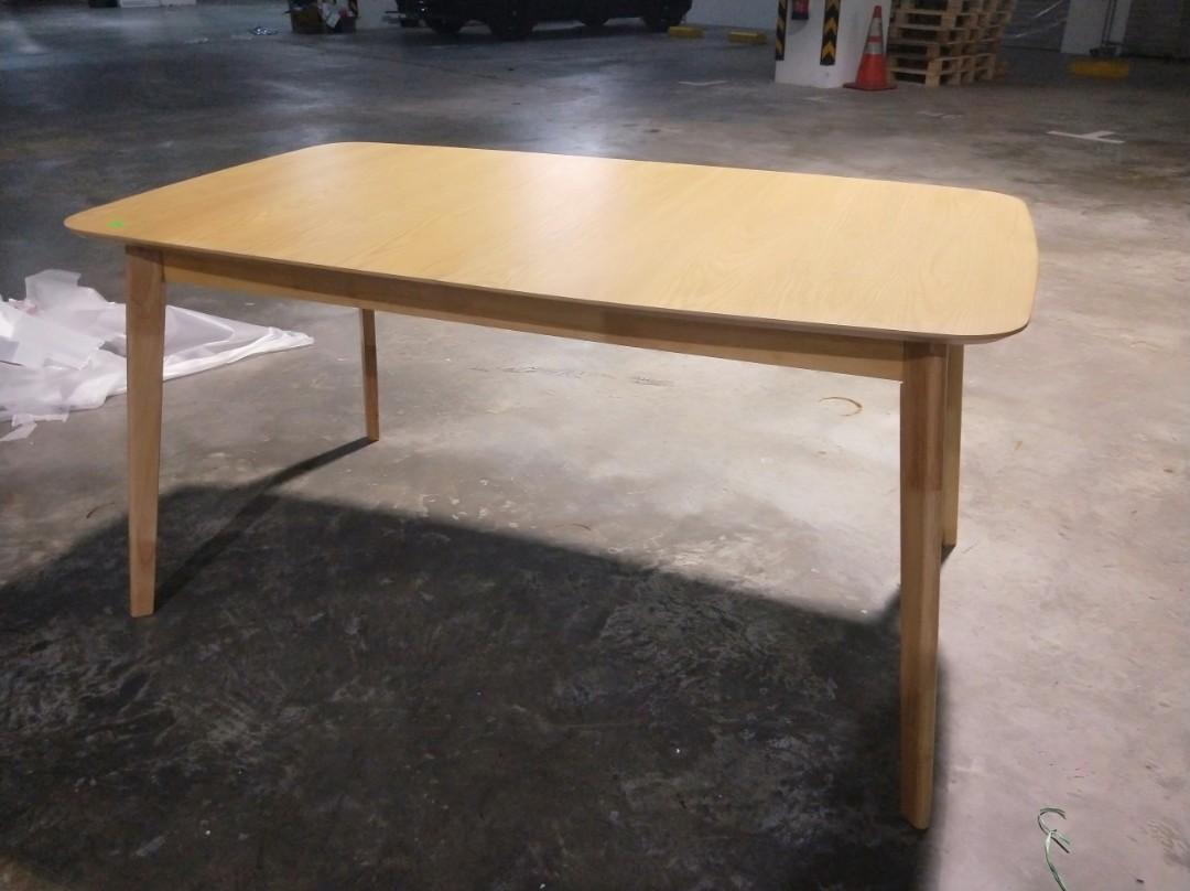 TRAX Extendable Dining Table in OAK, Furniture, Tables & Chairs on ...