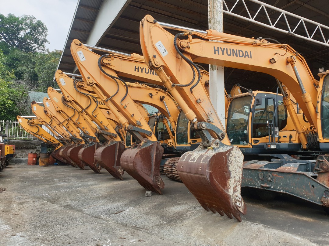 BIG! BIG! SALE! Big Grand Sale Hyundai Crawler type Backhoe Excavators ...