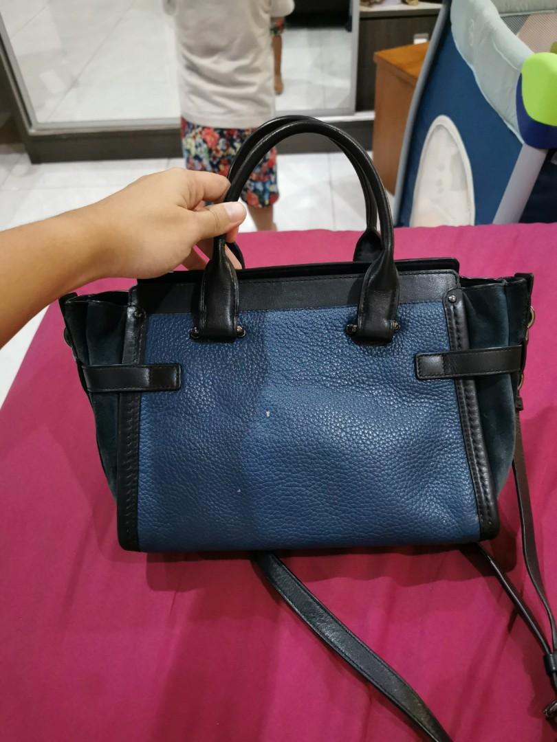 Coach Swagger, Fesyen Wanita, Tas & Dompet di Carousell