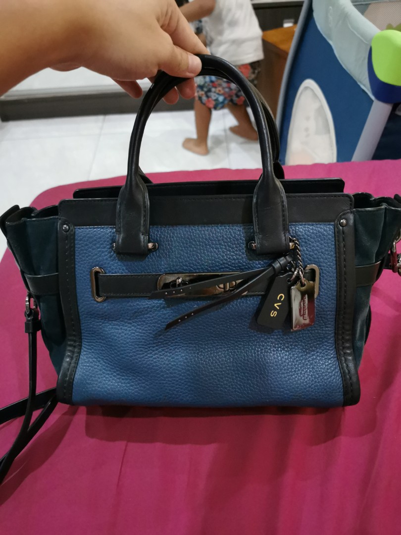 Coach Swagger, Fesyen Wanita, Tas & Dompet di Carousell